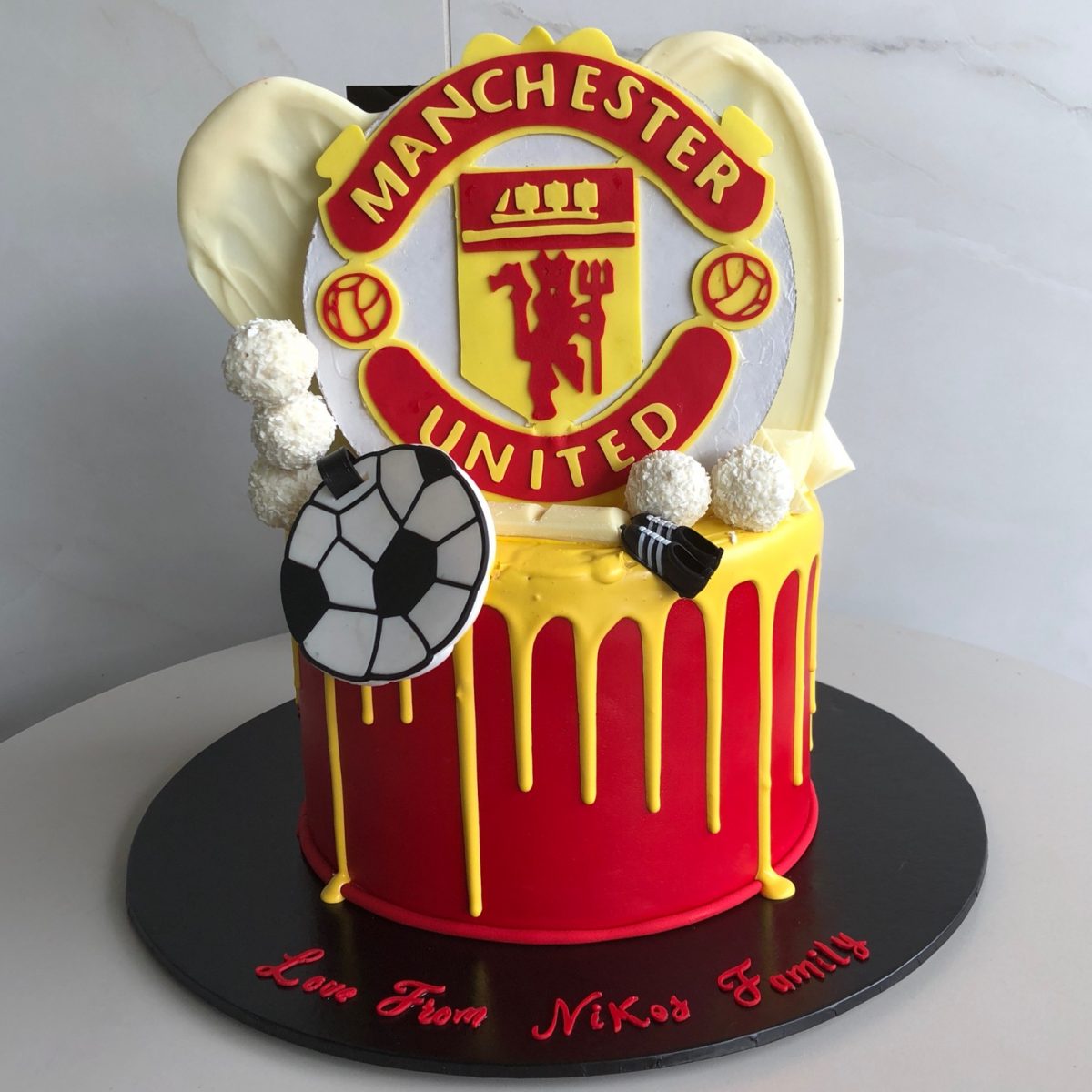 Essendon FC | Nikos Cakes