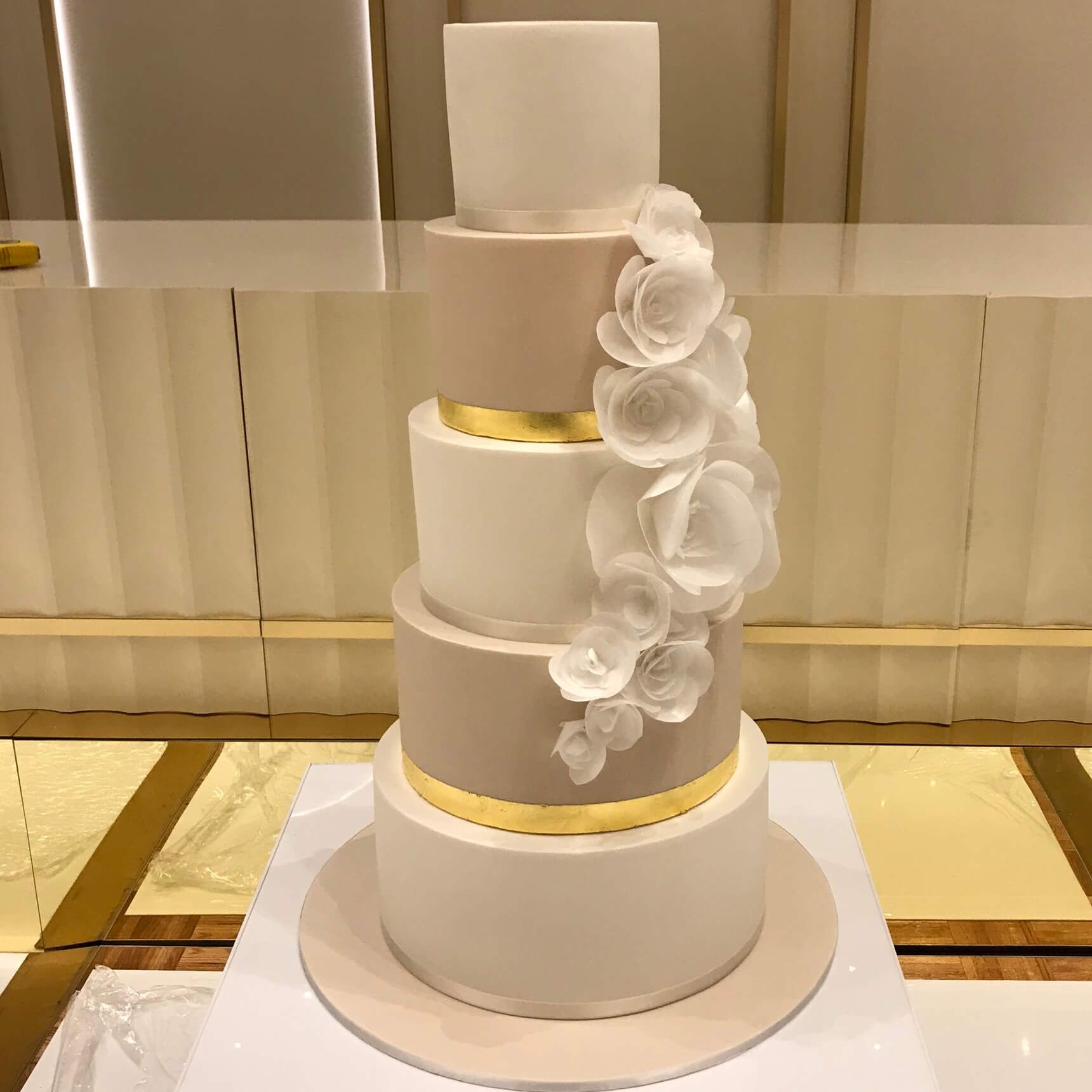 Contemporary Style | Nikos Cakes